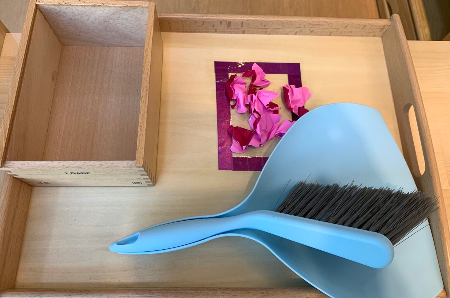 Sweeping Tray - theenglishmethod.com